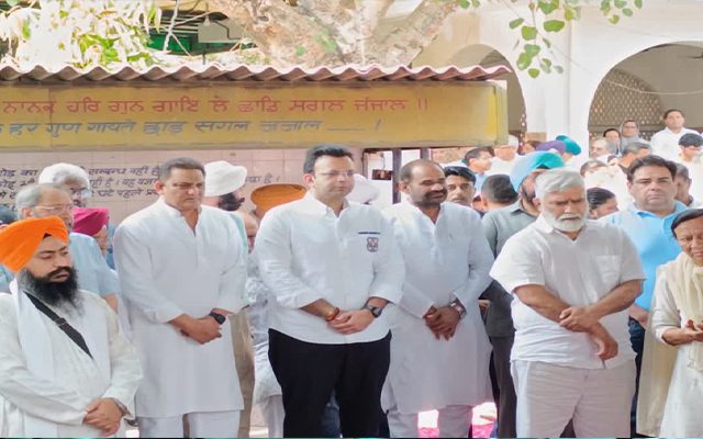 Kapil Dev, Mohammad Azharuddin attend Bishan Singh Bedi's funeral in ...